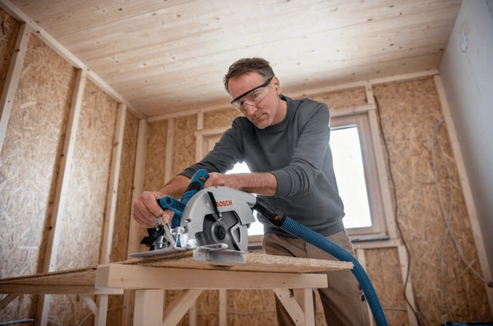 Scies Circulaires & à Onglets - Bâtiself